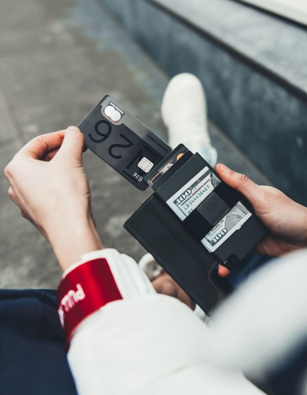 Ekster® Blog | Smart Wallets: Everything You Need To Know