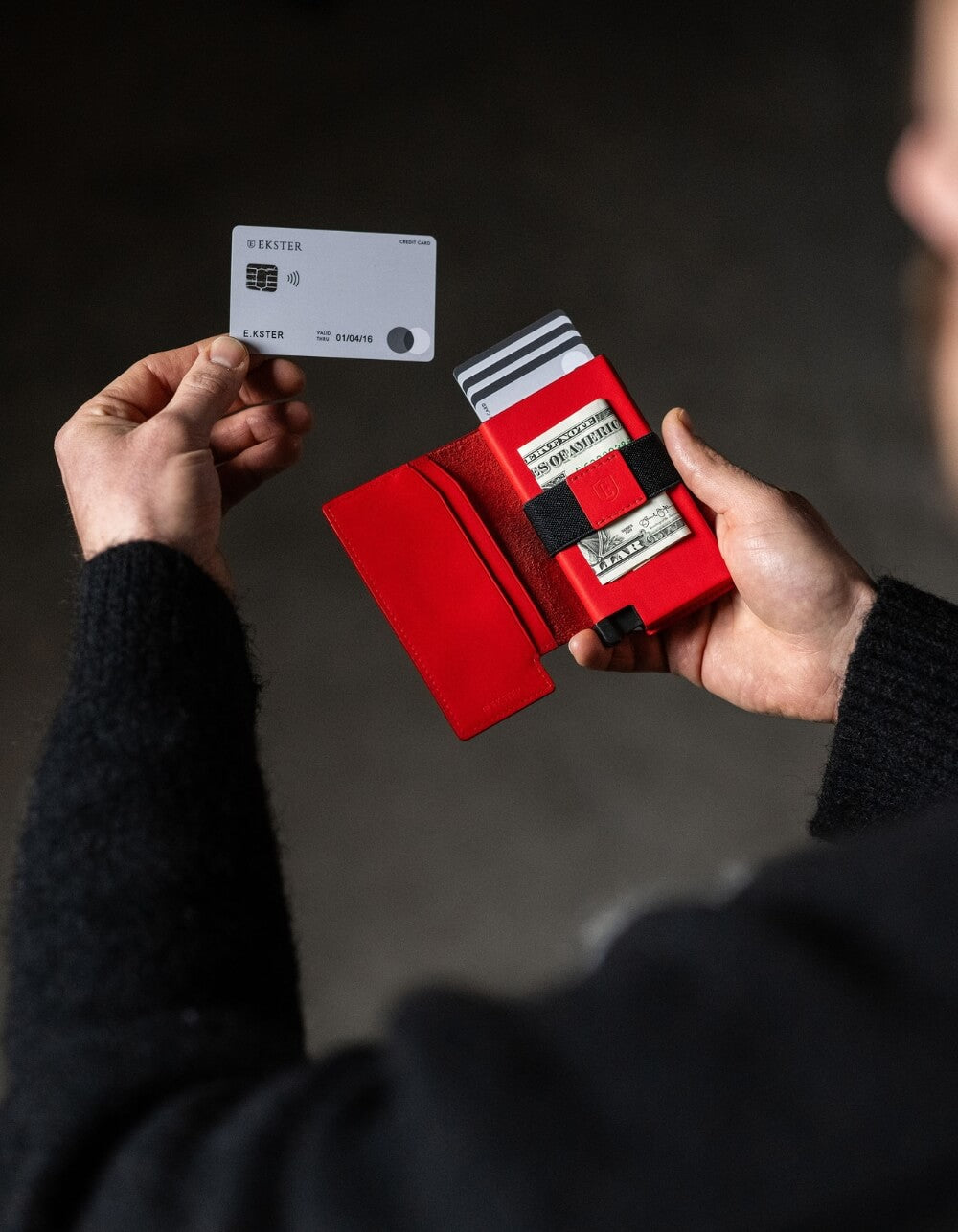 What to Look for In a Leather Wallet In 2025 | Ekster®