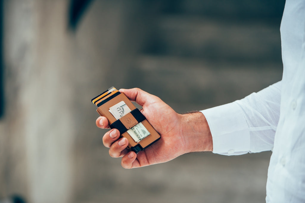 The Best Minimalist Wallet For Easy Access And Organization | Ekster® Blog