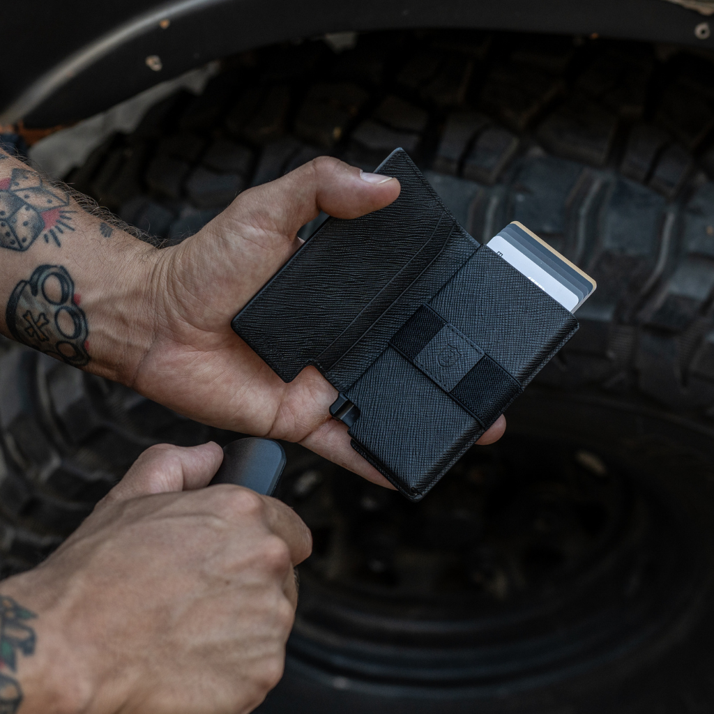 Ekster Wallet | Trackable | 12 cards & Cash – Ekster®